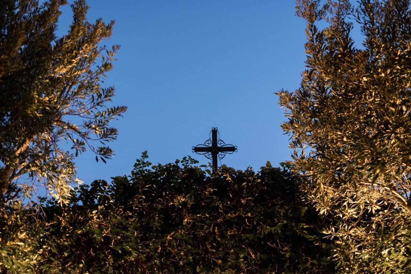 19 Best Metaphors for God (In the Bible and Culture) - 2022