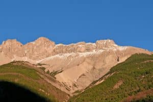 17 Best Mountain Metaphors, Similes and Idioms (2023)