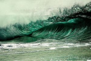 Tsunami Symbolism (7 Meanings in Dreams & Japanese Culture)