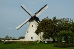 Wind Symbolism (7 Meanings in Religion)