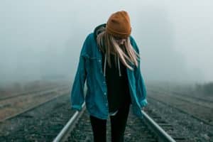 15 Best Loneliness Metaphors, Similes and Analogies (2022)