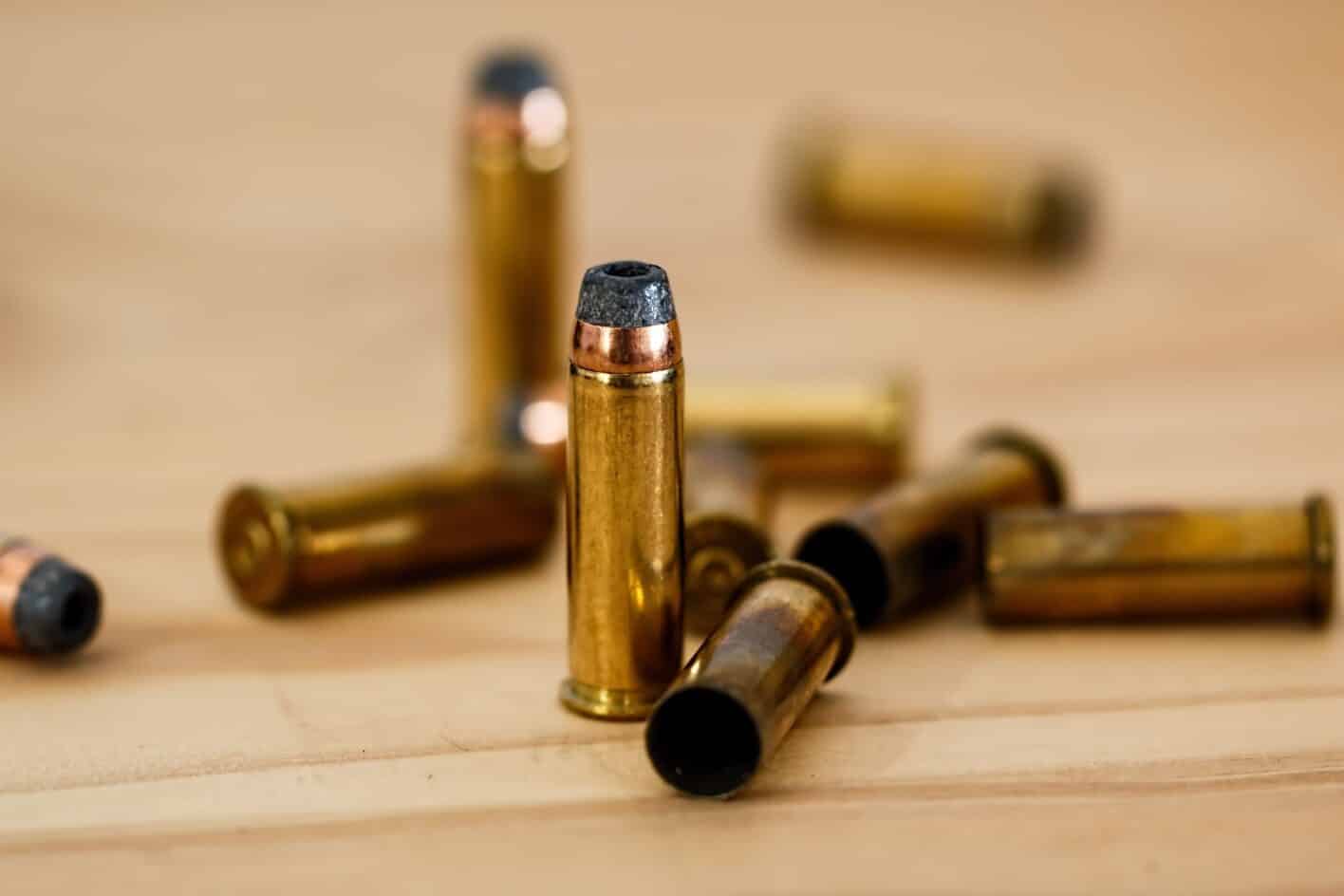 17 Weapon Metaphors, Similes & Idioms (Knife, Arrow & Gun)