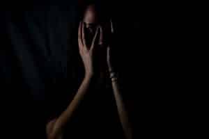 19 Night Metaphors and Similes that Pop! (Meaning & Example)