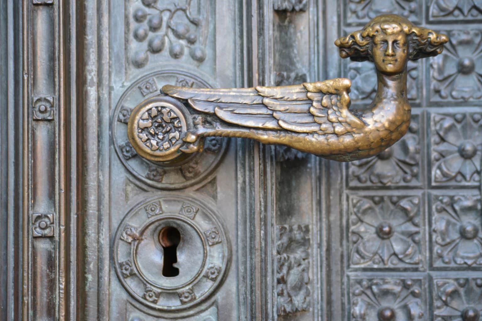 Door Symbolism & Meaning (Choice, Transition and...)