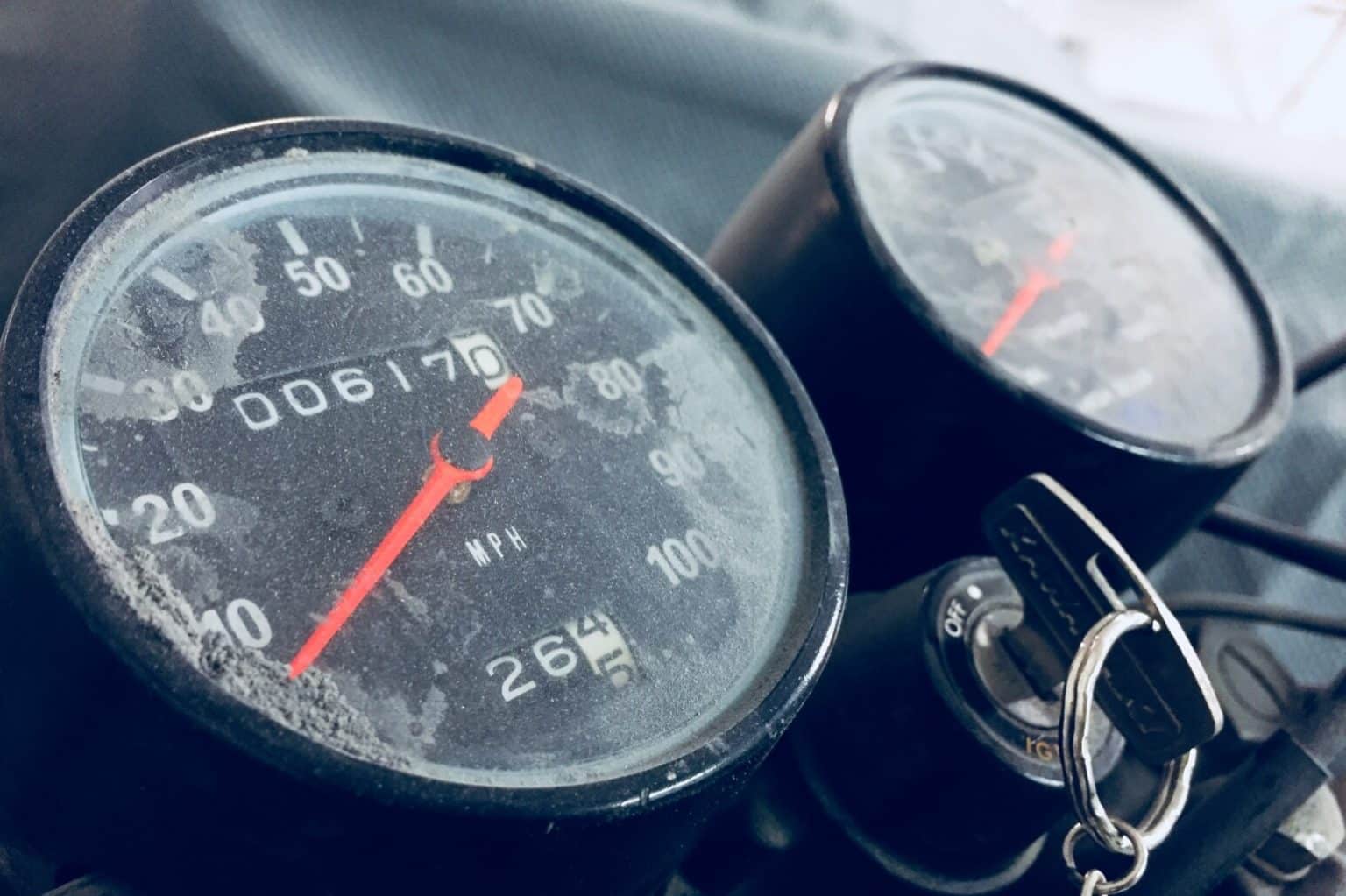 17 Fast & Speed Metaphors, Idioms and Similes (2022)