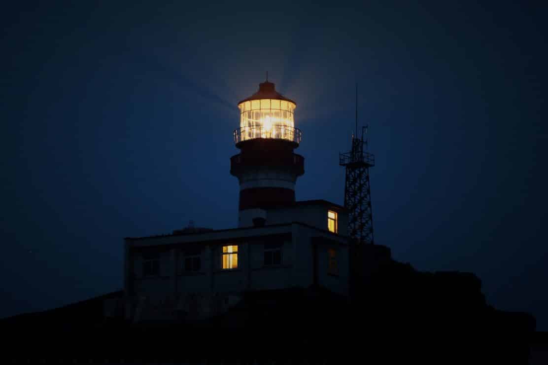 Lighthouse Symbolism (12 Top Meanings) in Books & Dreams