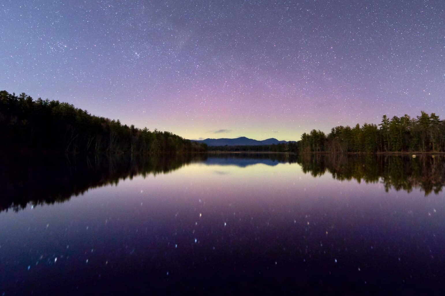 19 Night Metaphors and Similes that Pop! (Meaning & Example)