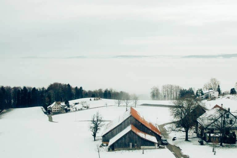 27 Cold Idioms to Chill you Out! (Meanings & Examples)