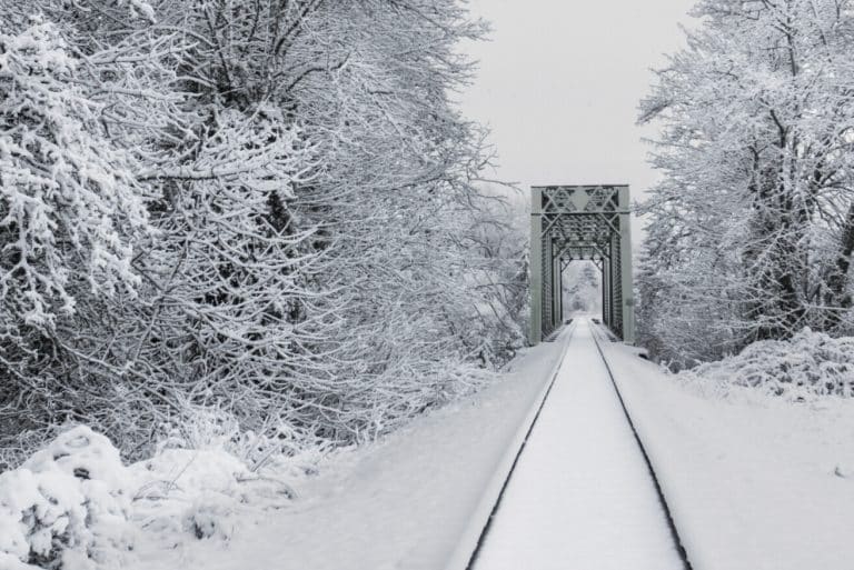 14 Top Snow Metaphors, Similes and Idioms (2022)