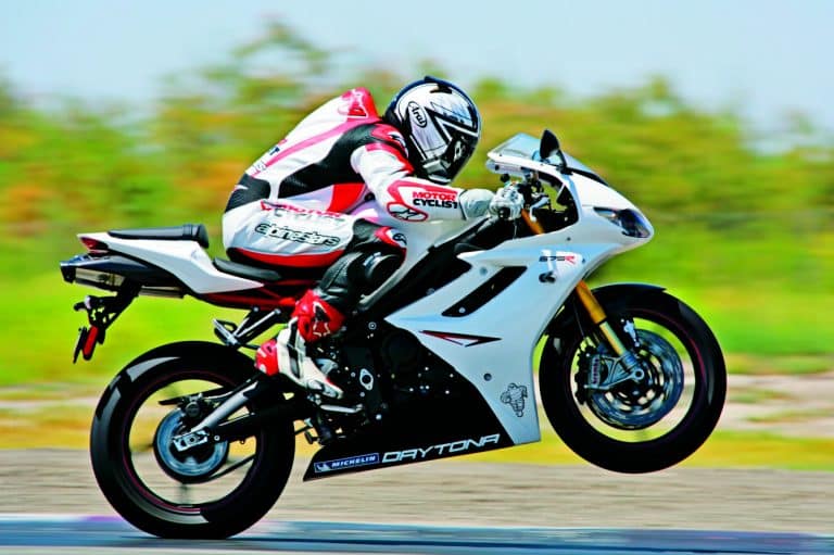 17 Fast & Speed Metaphors, Idioms and Similes (2022)